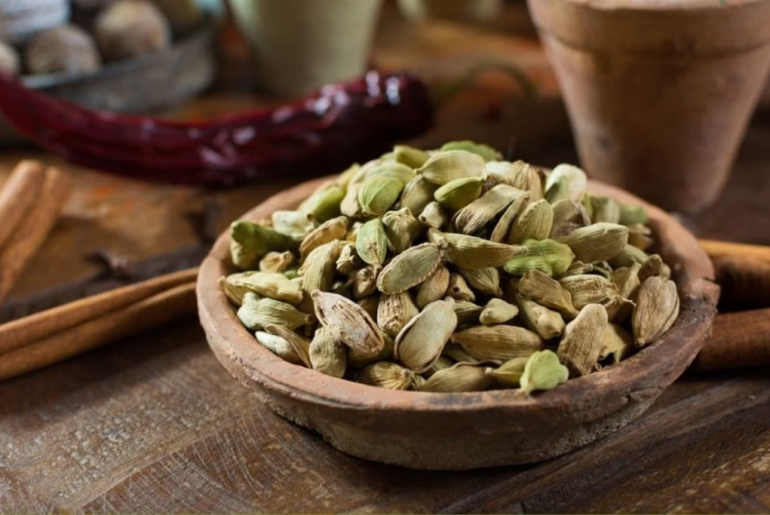 Learn How To Make Cardamom Tea | TeaJoy